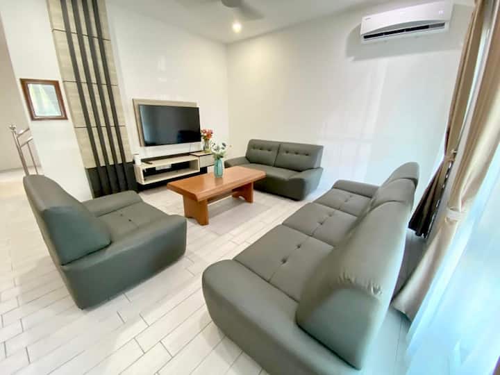 Lucky Garden 4-bedrooms Terrace - Brunei