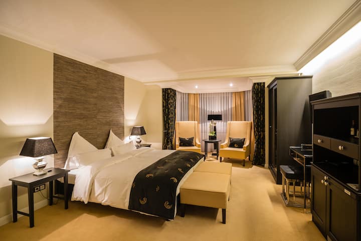 Deluxe Doppelzimmer Im Hotel Business & More - Norderstedt