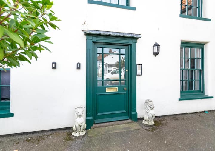 Lions Den - Apartment With Parking - Holt Norfolk - Blakeney