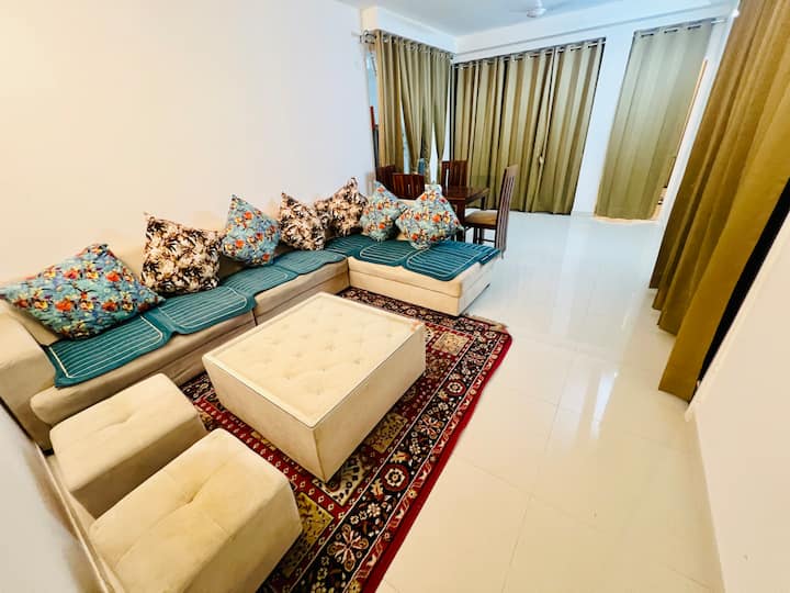 Golf City Luxurious 2bhk - Lucknow
