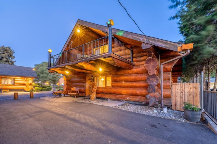 38 Family Cabin House Of Poverty - Soap Lake, WA
