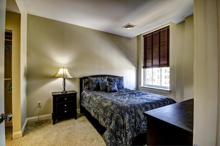 One Bedroom Apt.free Indoor Park - Baltimore, MD