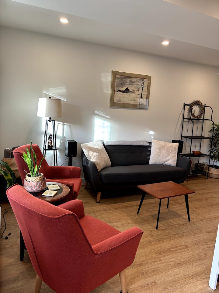 Perfect Location - Victoria