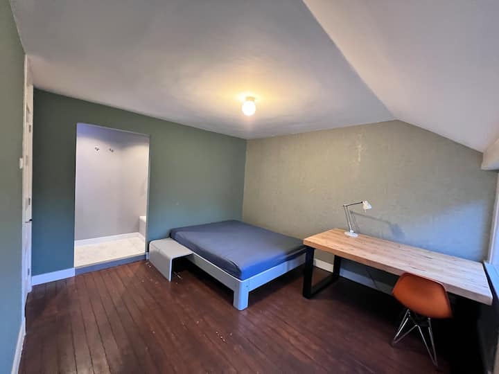 Room With Private Bathroom -