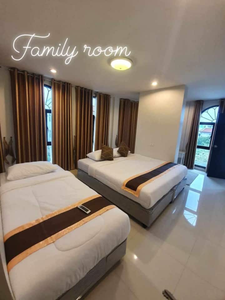 Fell At Home In Phuket City
@ Phuket City - Phuket