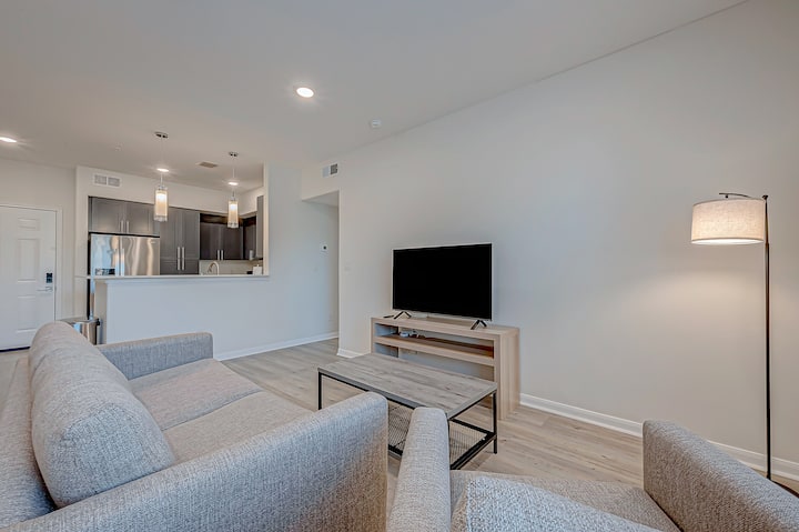 2b/1b Spacious Private Full Apt. W/gym&pool - Houston, TX