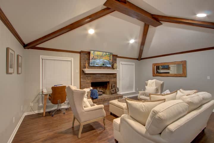 Skyline Lux - King Bed - Garage - Texarkana, TX