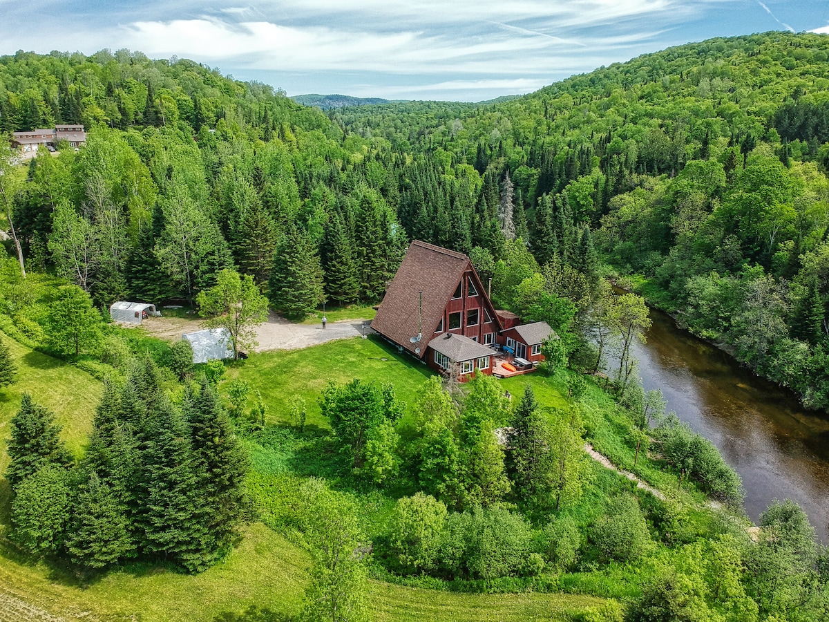La Rivière Rêveuse - Spa & Sauna - Maisons à louer à Boileau, Québec ...