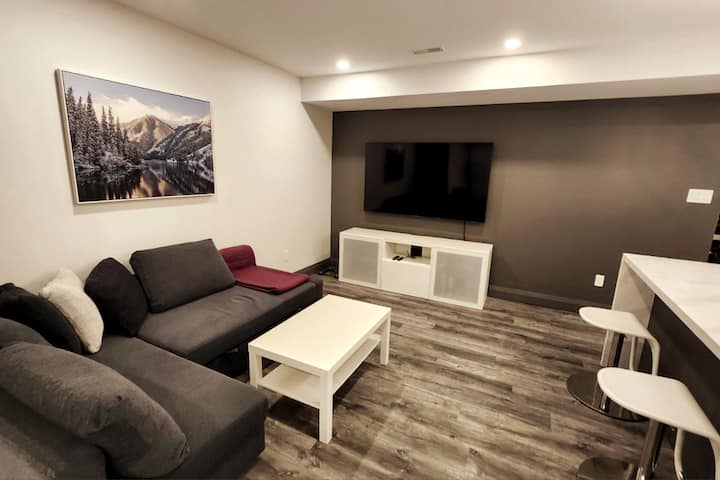 Luxury Hidden Gem With Private Own Entrance - Toronto, ON