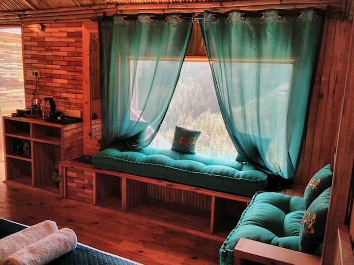 Family Room With Balcony - Narkanda