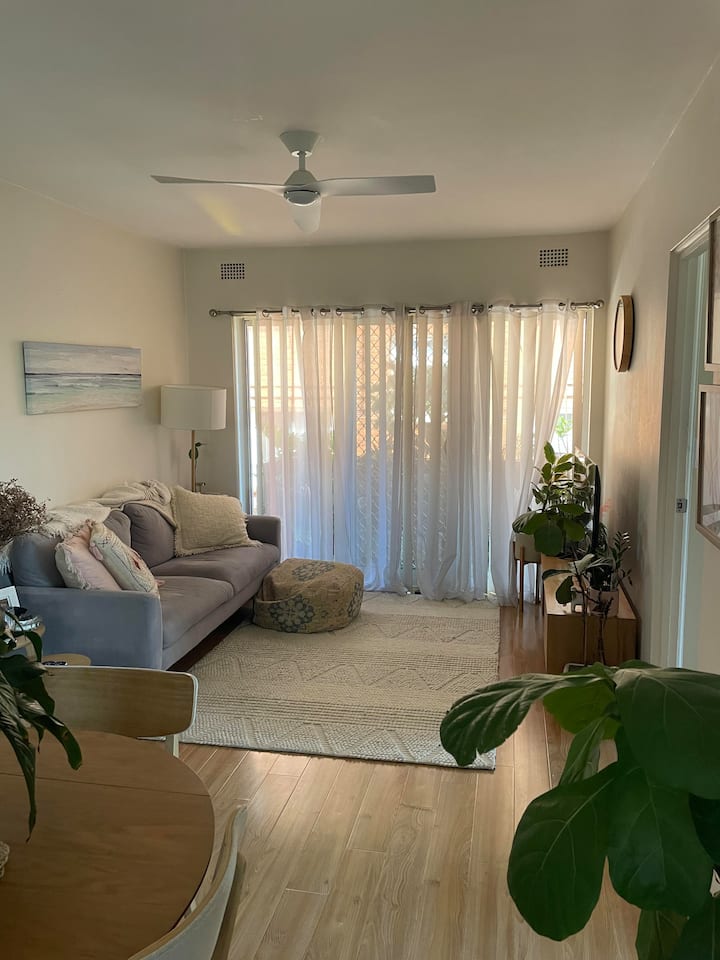 Contemporary Flat In Quiet Area - Rosebery