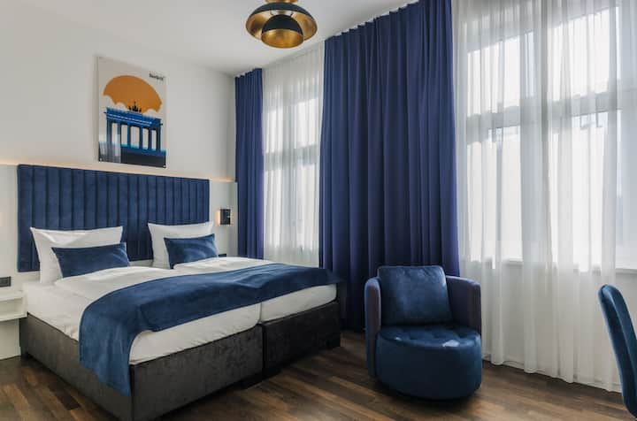 Homaris East Side Hotel - Deluxe Triple Zimmer - Kreuzberg
