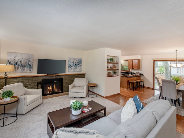 Spacious 5bed 2bath Home - Apple Valley, MN