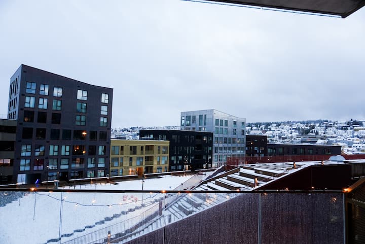 Stilfull,ny Og Moderne Leilighet - Tromsø