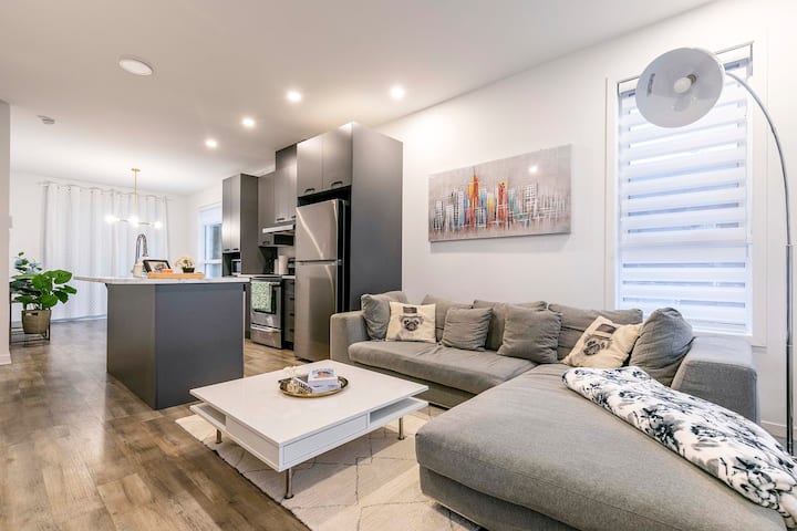 Fancy 3bdr Townhouse Close To Mtl Free Parking - Longueuil
