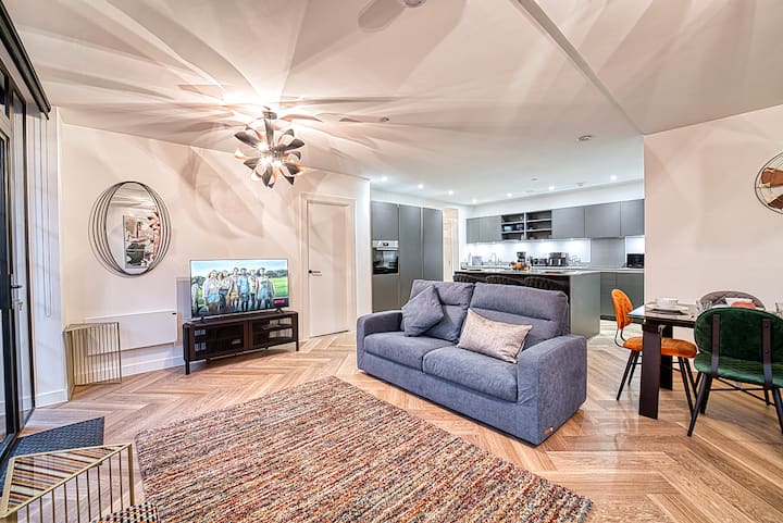 Luxurious 3-bedroom Apartment | Big Groups Welcome - Birmingham