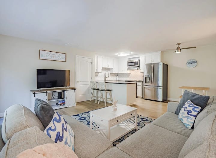 Beautiful Beach Vacation Condo - Santa Cruz, CA