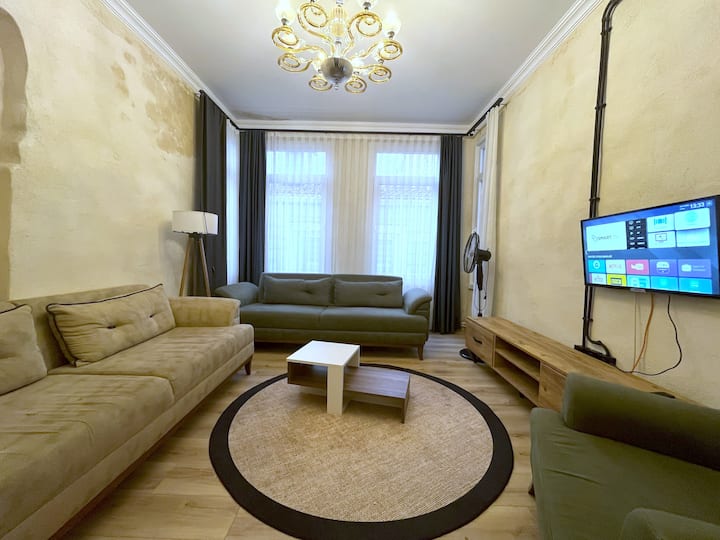 Elegant Apartment In Istiklal Avenue, Taksim - Gaziosmanpaşa