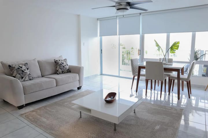 Beach Access 1 Bdrm Appt W/ Oceanview - San Juan