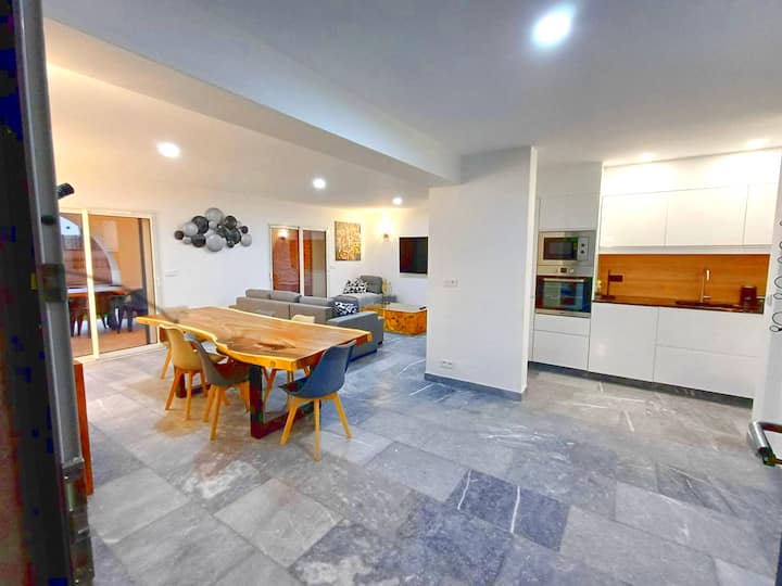 T3 100m2 , Terrasse 30m2 + Jardin + Parking Pmr Ok - La Ciotat
