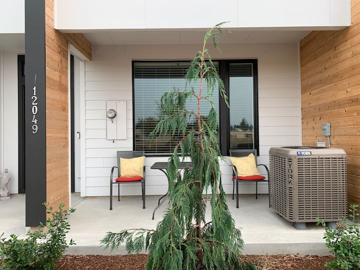 Tranquil Townhome In Prime Location - Vancouver, WA