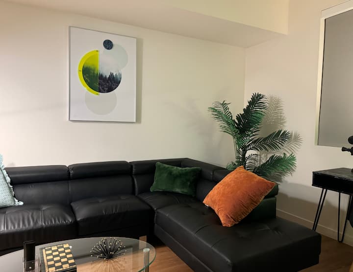 Charming 2-br  2-ba 4 Beds Apt In Glendale - Hollywood, CA