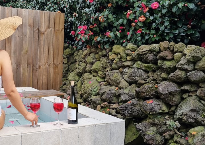 제주 애월 자쿠지 감성숙소 소길채 입니다(워터릴리) - Jeju-si