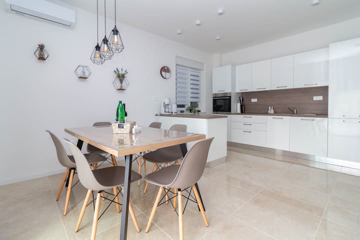 New! Apartment Vita Mare - Ta Leut Agency - Privlaka