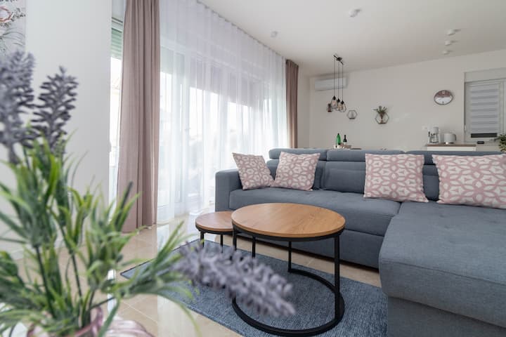 New! Apartment Vita Mare - Ta Leut Agency - Nin