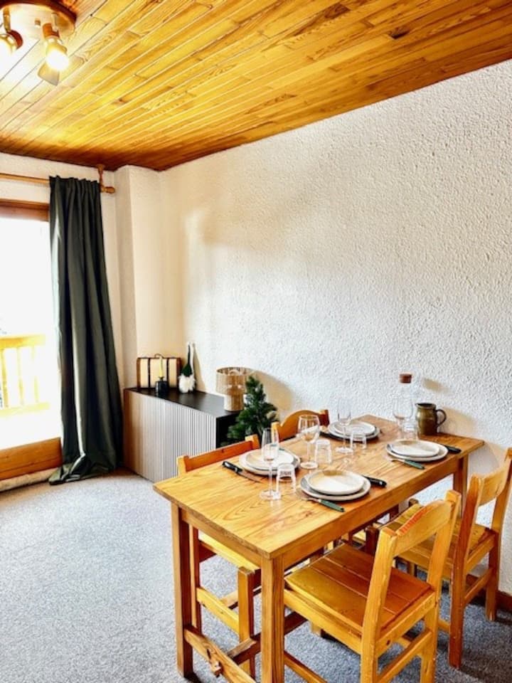 Chaleureux Appartement Au Ski - Idéal  Familles! - Méribel