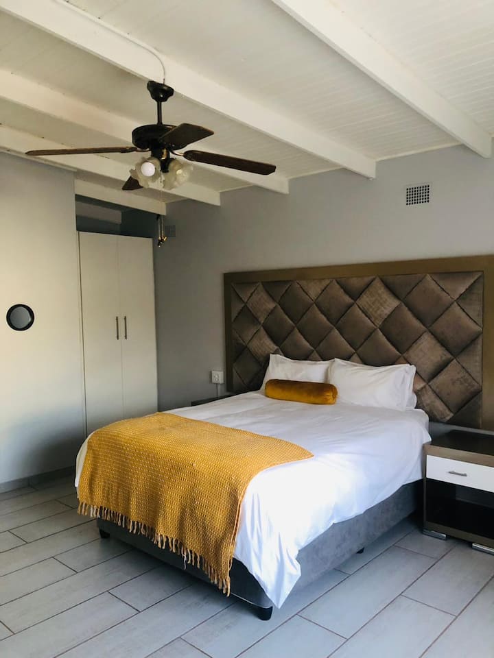 A Room At An Oasis (Room 6) - Empangeni