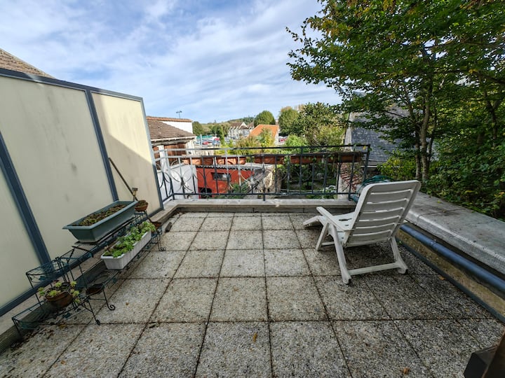 Sunny Room With Balcony - Étampes