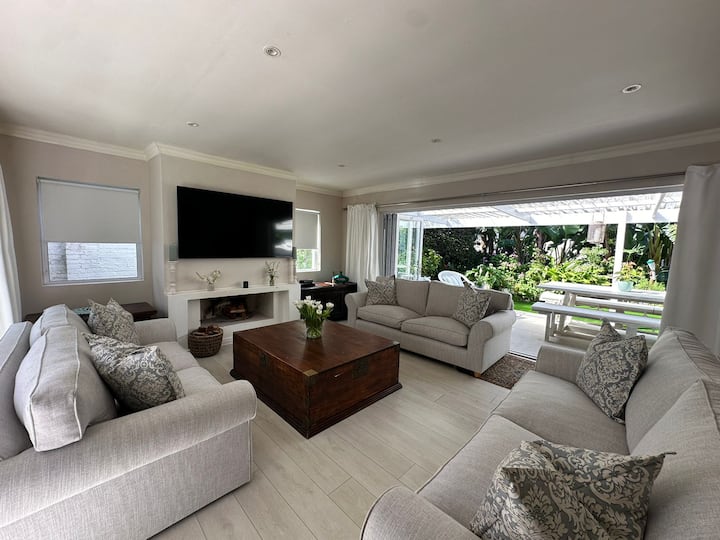 Holiday Home -On Leisure Isle Near Bollard Bay - Knysna