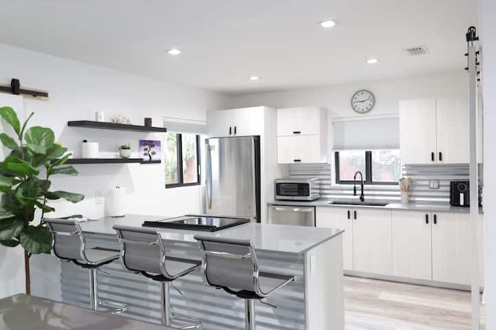 Modern 2br Bungalow - Dine & Fun - Fort Lauderdale