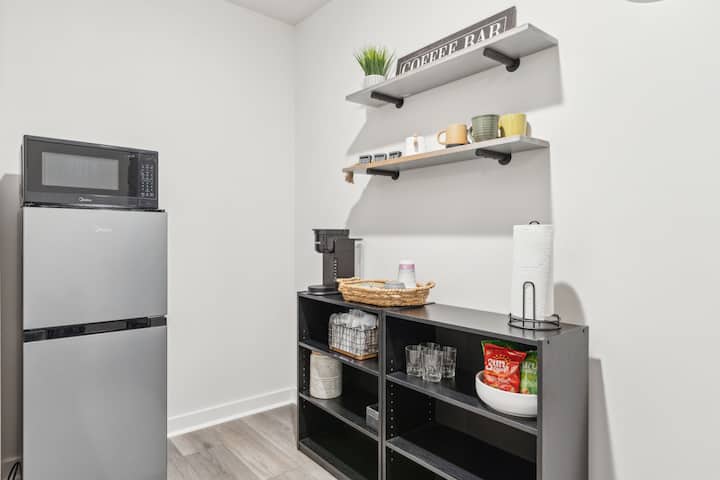 Cozy Studio | Central To Shops, Dining & Airport - Goose Creek, SC