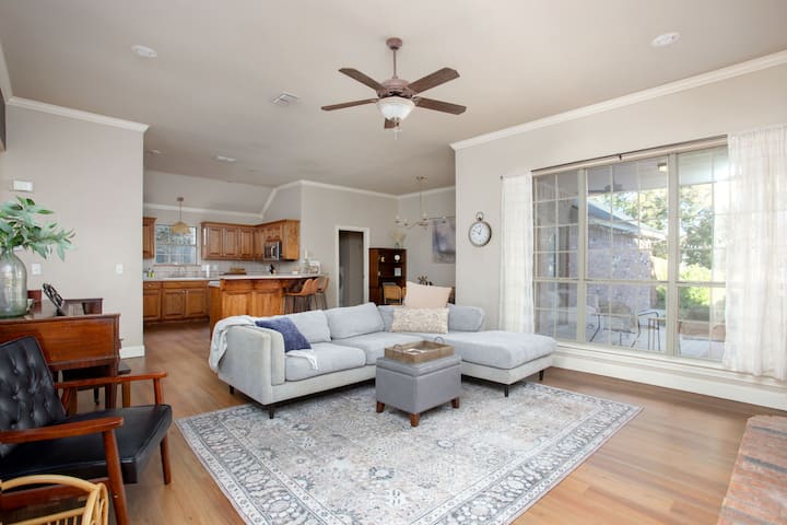 Woodlands Haven ~ Charming 3 Bdr - Amarillo