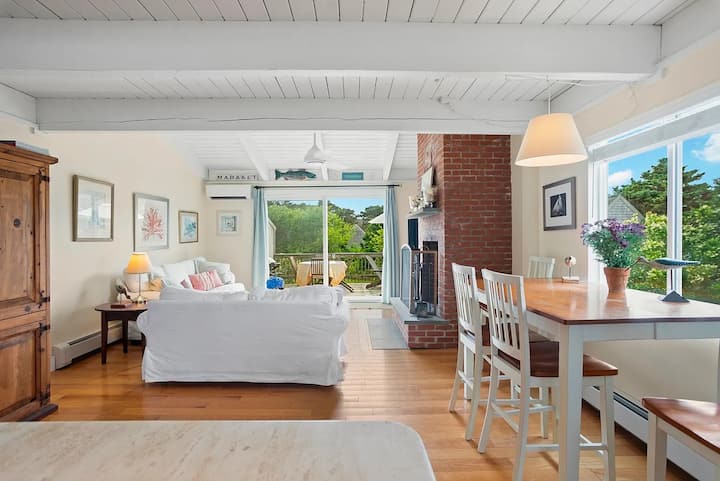 Charming Madaket Townhouse - Nantucket, MA