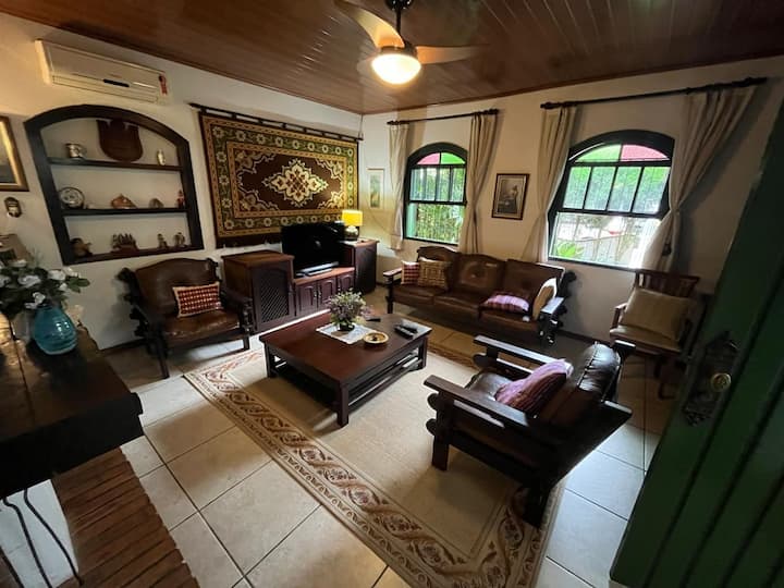 Charmosa Casa Perto Da Praia - Balneário Camboriú