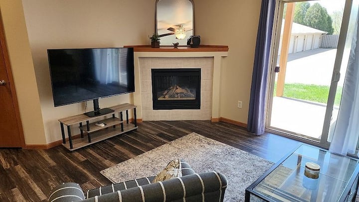 First Floor Condo - Lake Macbride State Park, Solon