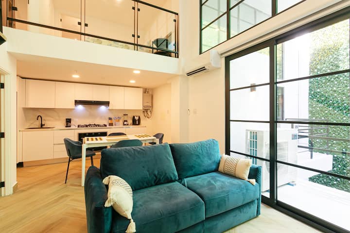 Casco Viejo Loft • Rooftop Pool + Gym & Balcony - Panama City
