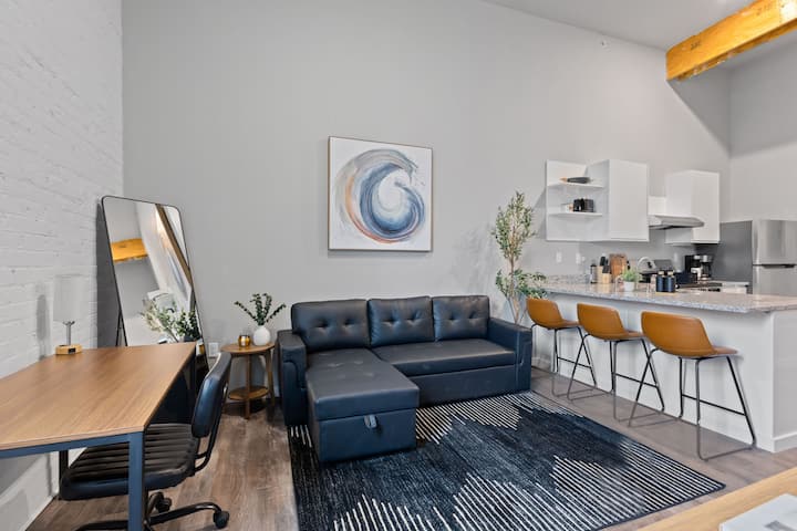 Prime Location I Mins To Dining I Downtown Dayton - Dayton, OH