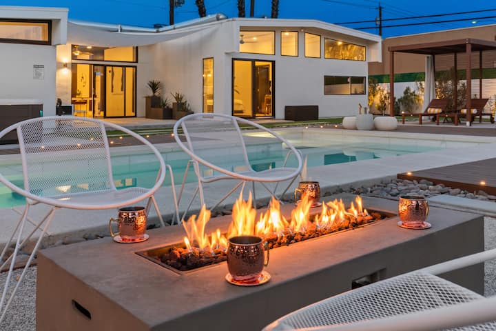 Golf Course Retreat • Lux Backyard •Close To Strip - Las Vegas, NV