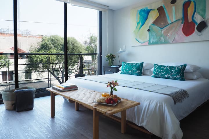 Apartment With Balcony | Pushkin Park View | 2br - Mexico State