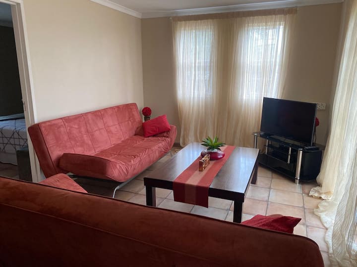 Cute Family Flatlet - Kloof