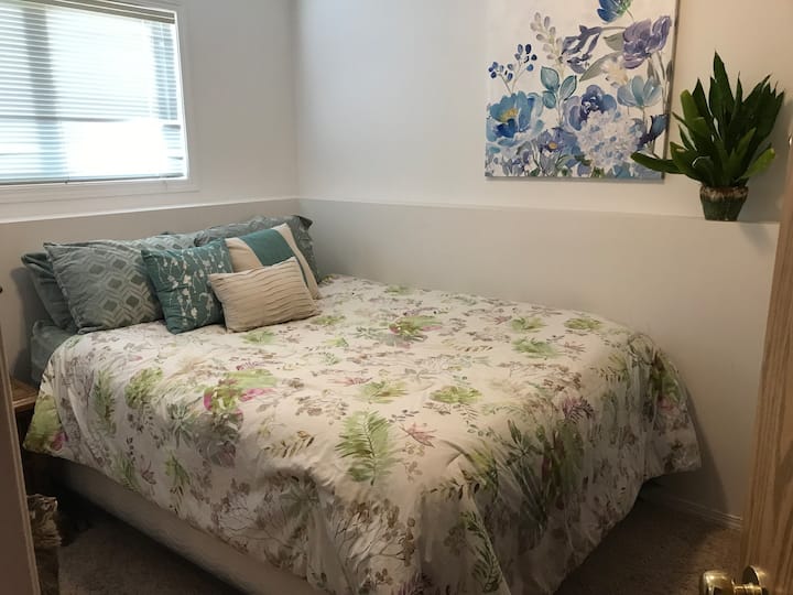 Quiet And Cozy - Lethbridge