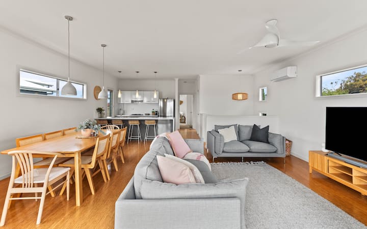 Salty Breeze—central Family Getaway By The Sea - Port Elliot