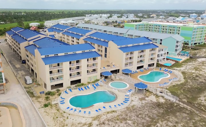 Beachfront Complex Sugar Beach Studio Sleeps 4! - 奧蘭治海灘