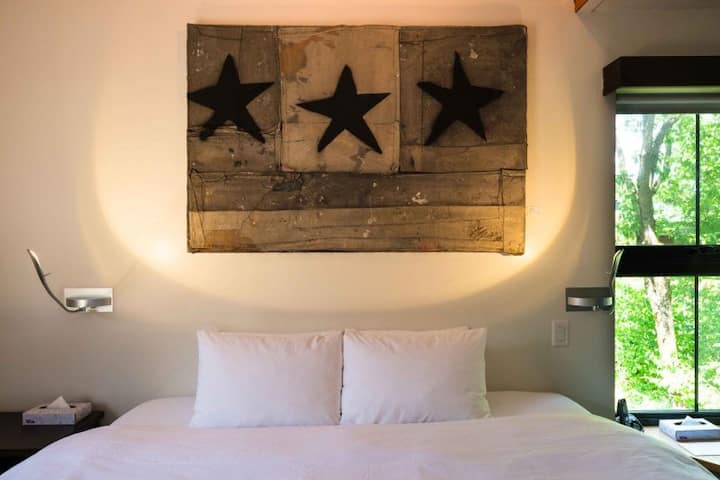 Auberge Sutton Brouërie 2x Lits King + Vue Rivière - Sutton