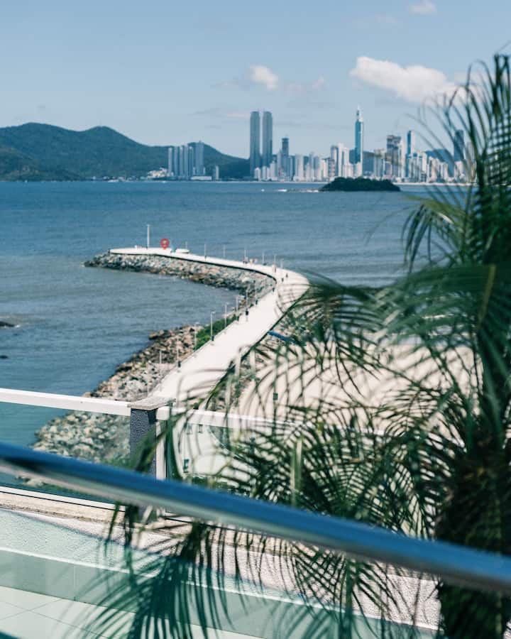 Apto Exclusivo Frente à Praia - Balneario Camboriú