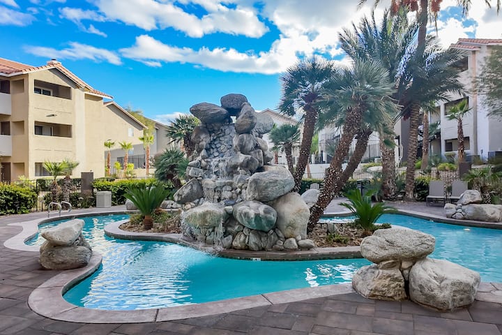 Stunning 2-bedroom Condo, Steps From The Strip! - Flamingo Las Vegas Hotel & Casino